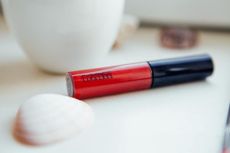 How to Get the Perfect Red Lip - Tea Cups & Tulips
